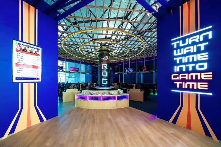 Foto's - Luchthaven Dubai opent game lounge - Travelpro