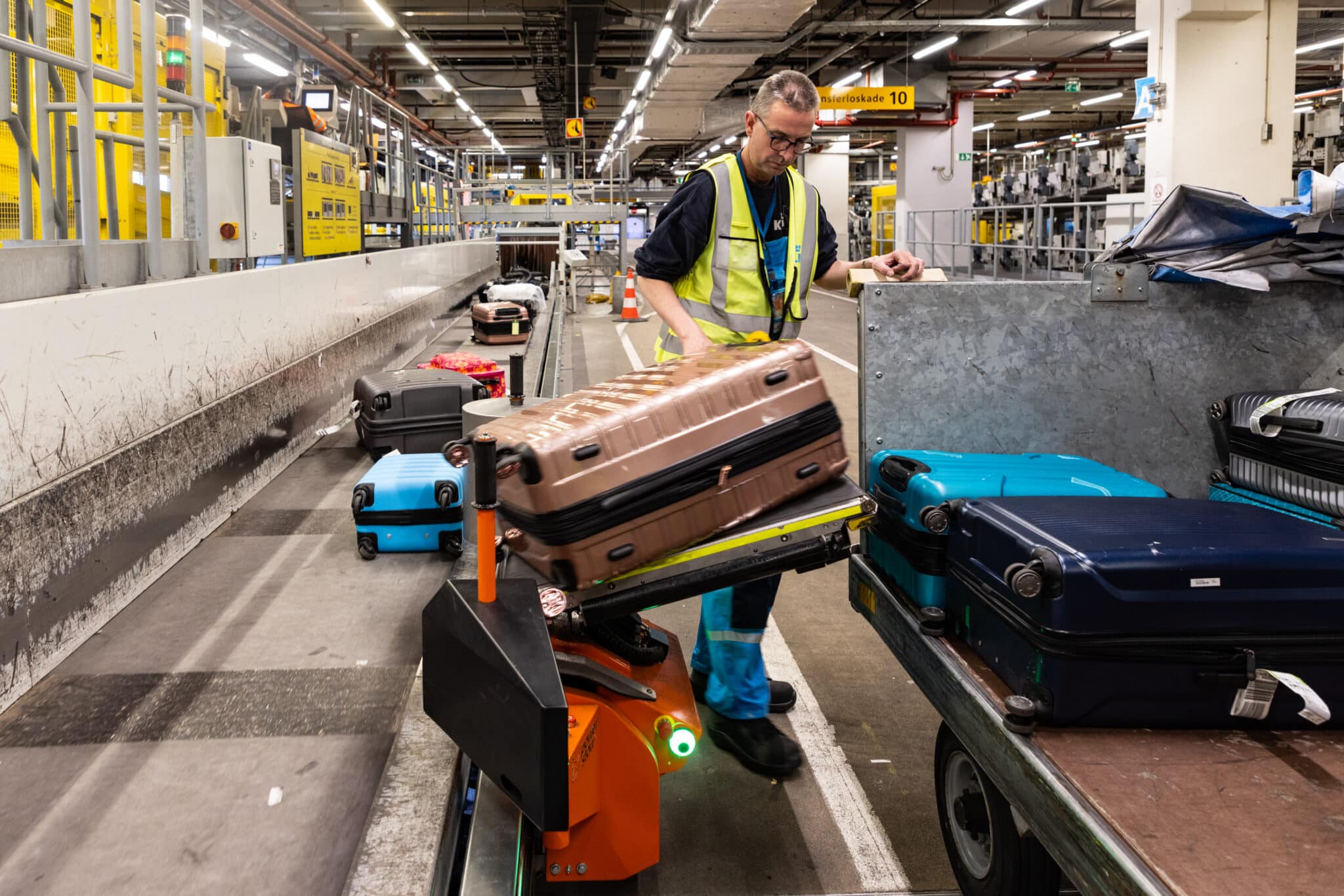 Sondag (Schiphol): "We werken hard aan het verbeteren van de ...