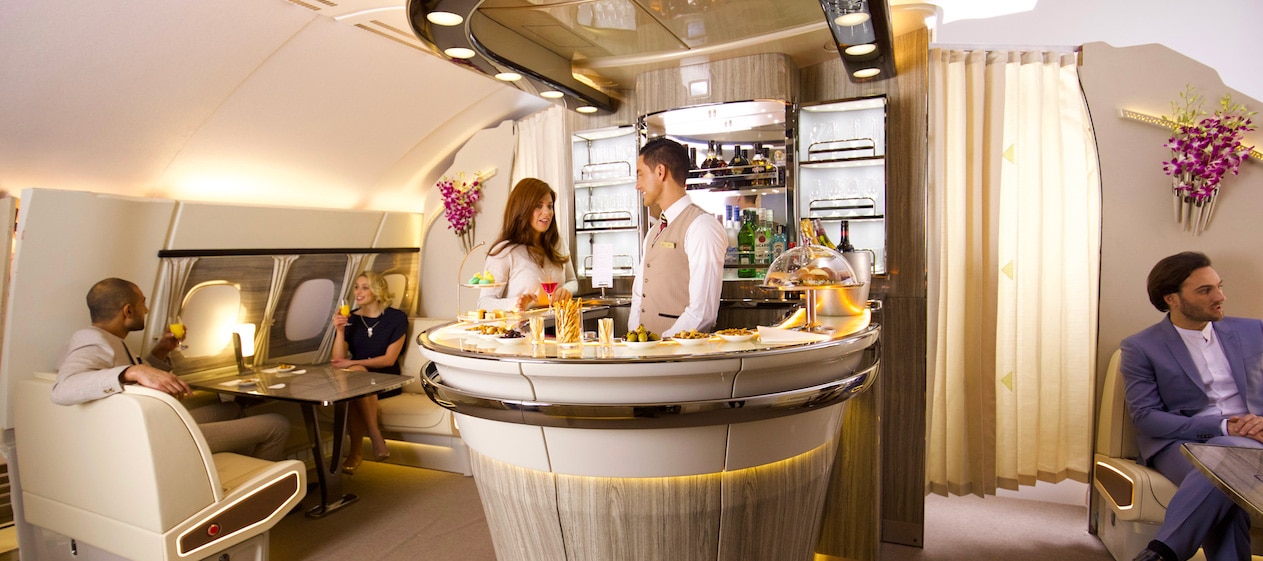 Vernieuwde Onboard Lounge in A380 Emirates - Travelpro