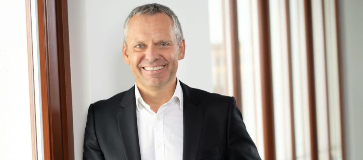 Consortium onder leiding van Certares sluit investeringsovereenkomst ...