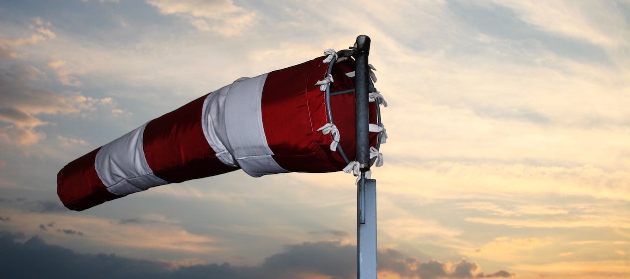 Vertragingen op Schiphol door harde wind - Travelpro
